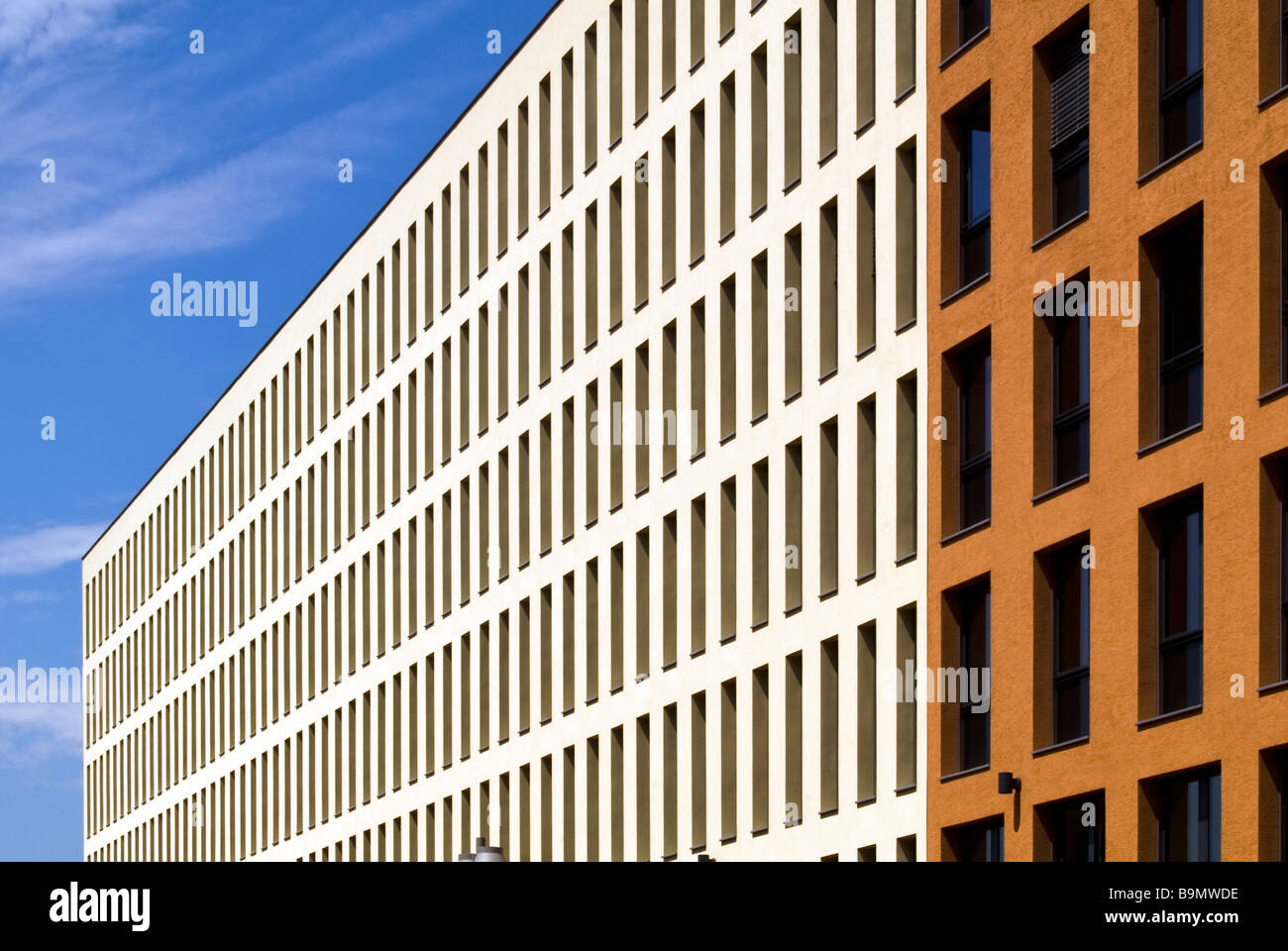 Burnt sienna hi-res stock photography and images - Alamy