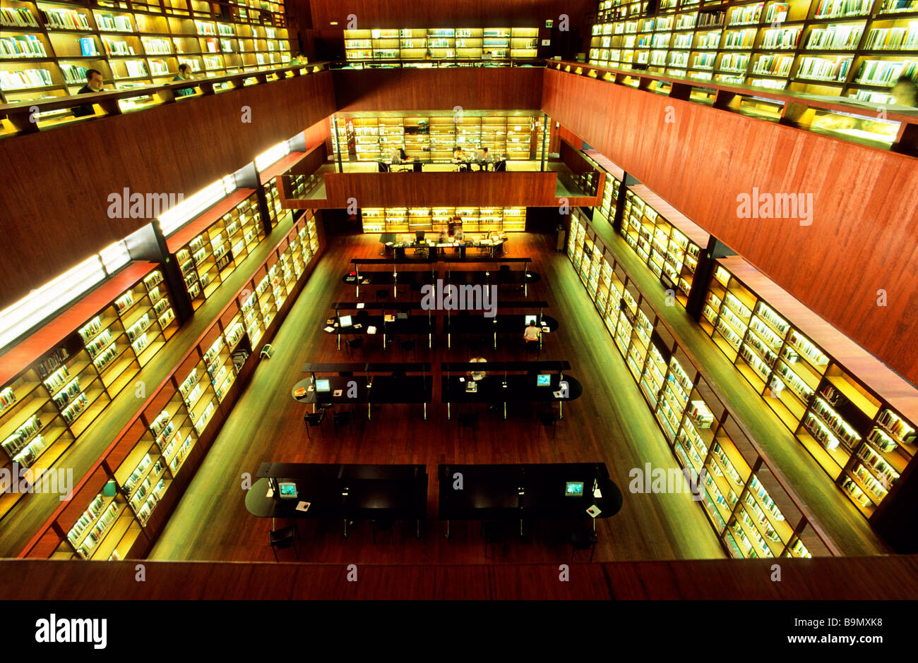 Reina sophia hi-res stock photography and images - Alamy