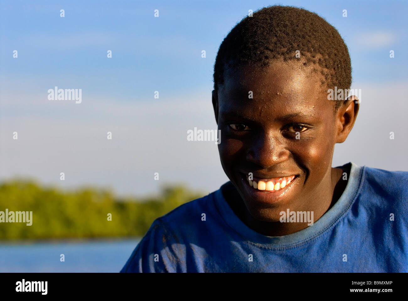 Senegal people portrait senegalese man hi-res stock photography and ...