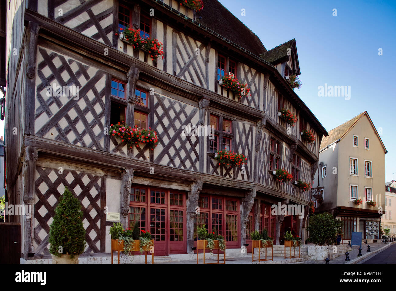 Chartres house hi-res stock photography and images - Alamy