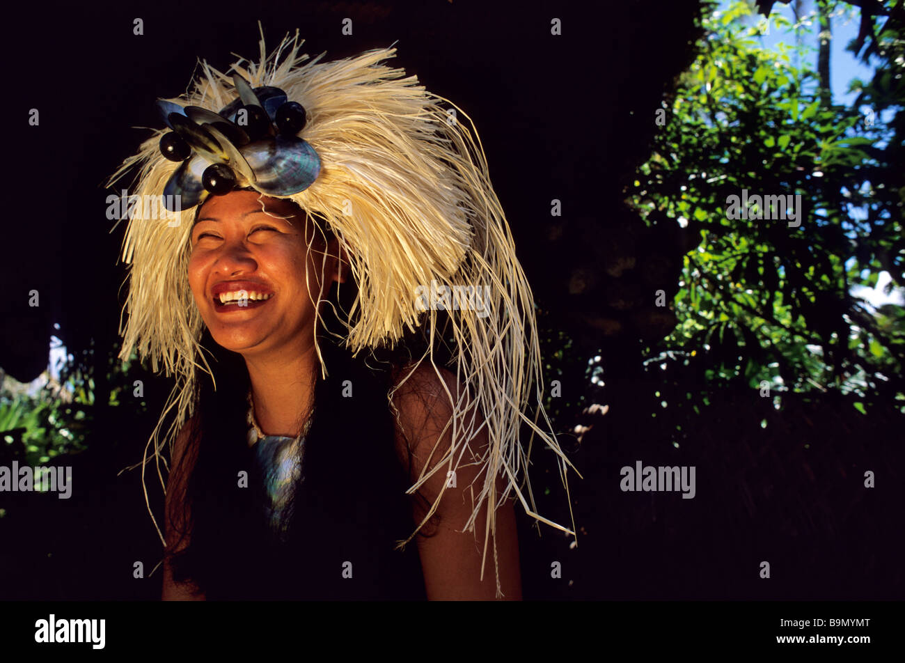 Cook Islands, Rarotonga Island, cultural village, Emma Taru dancer ...