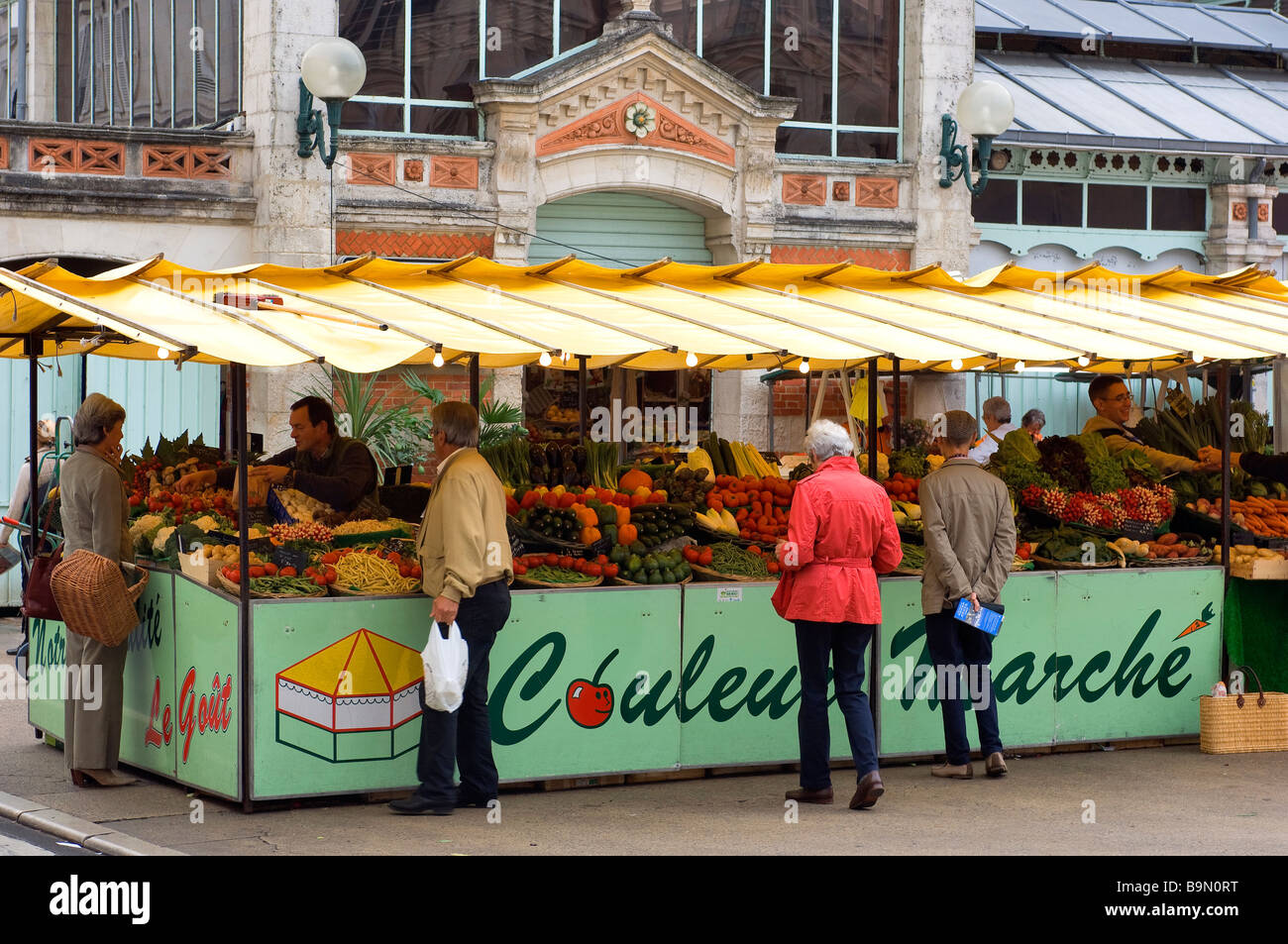 France, Charente Maritime, La Rochelle, the market Stock Photo - Alamy