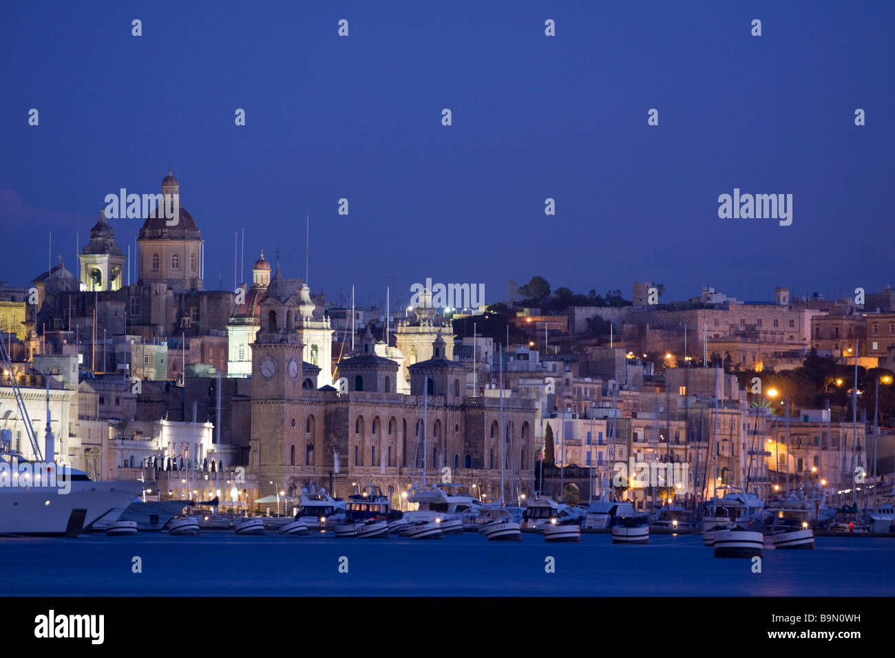 Vittoriosa Marina Grand Harbour Valletta Malta at Night Stock Photo - Alamy