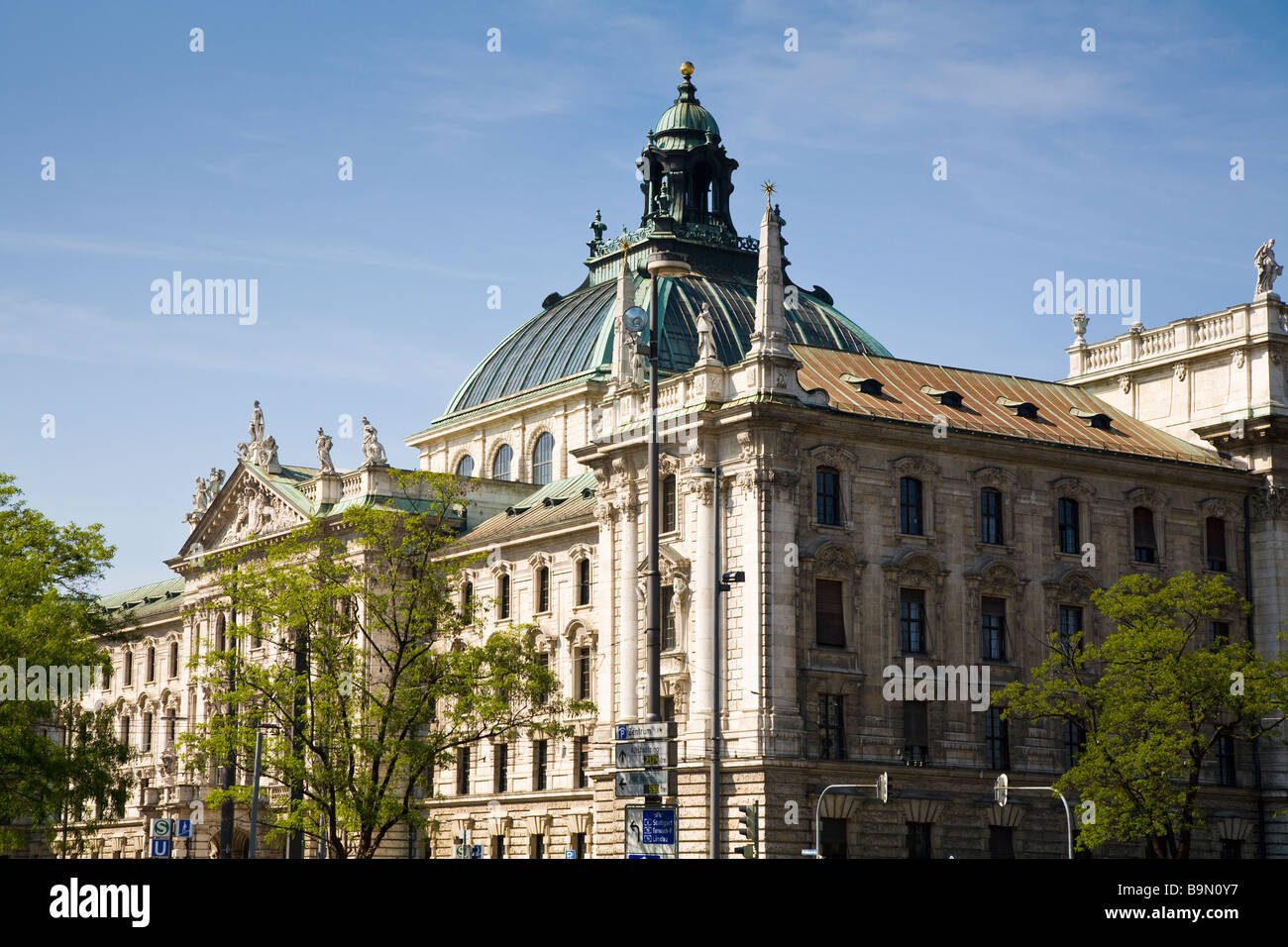 Building and architecture Munich Germany Stock Photo - Alamy