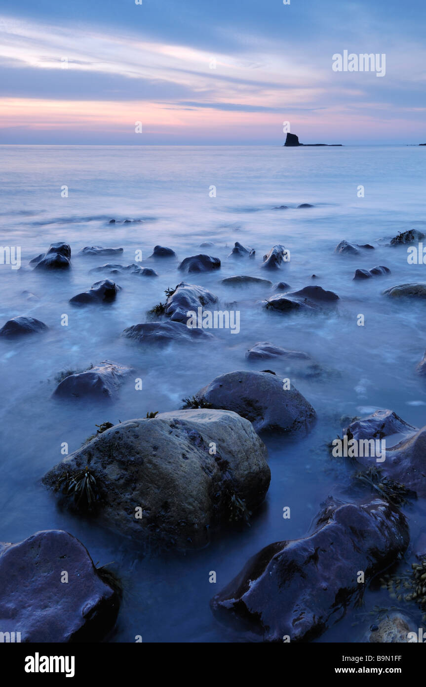 Black nab saltwick bay whitby hi-res stock photography and images - Alamy