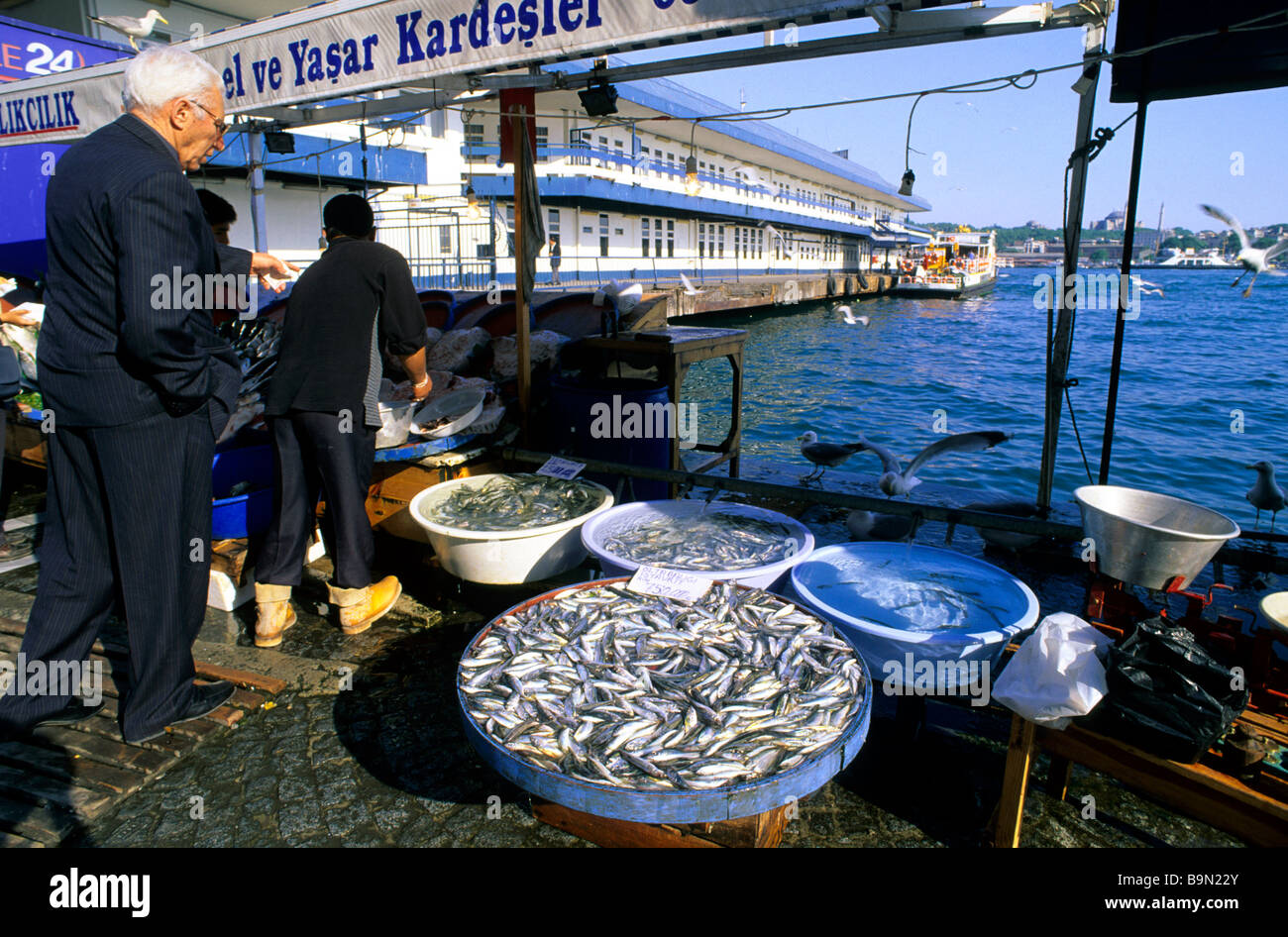Turkey, Istanbul, fishing market by the Bosphorus Stock Photo - Alamy