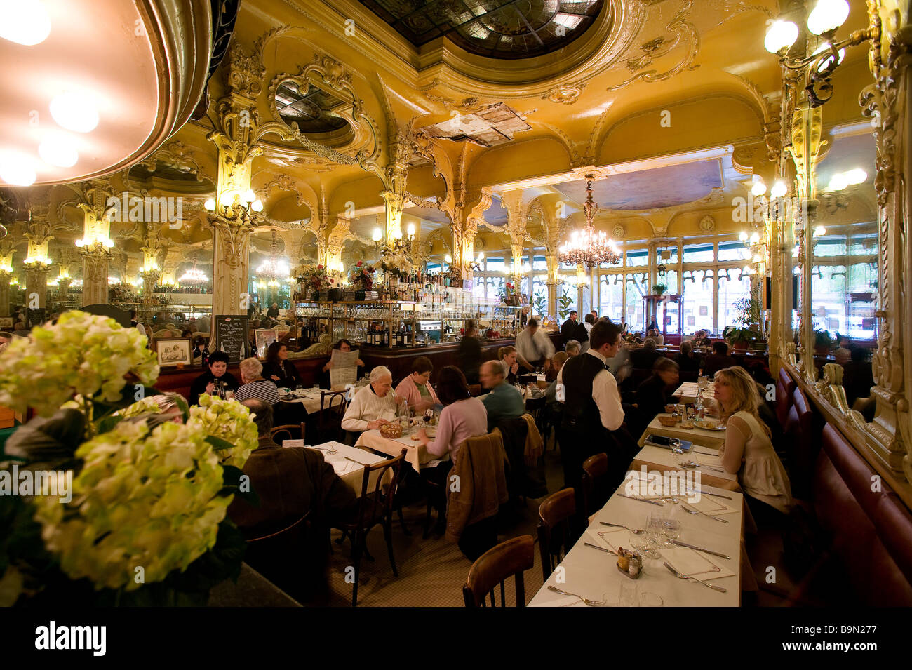 1900s cafe hi-res stock photography and images - Alamy