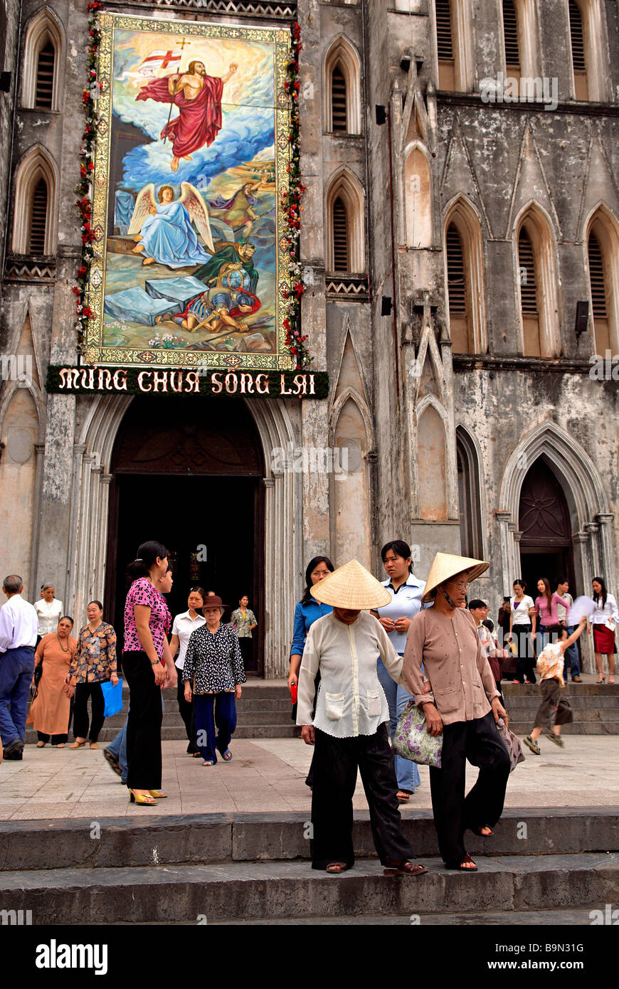 Vietnam, Hanoi, Sunday Mass at Saint Joseph cathedral Stock Photo - Alamy