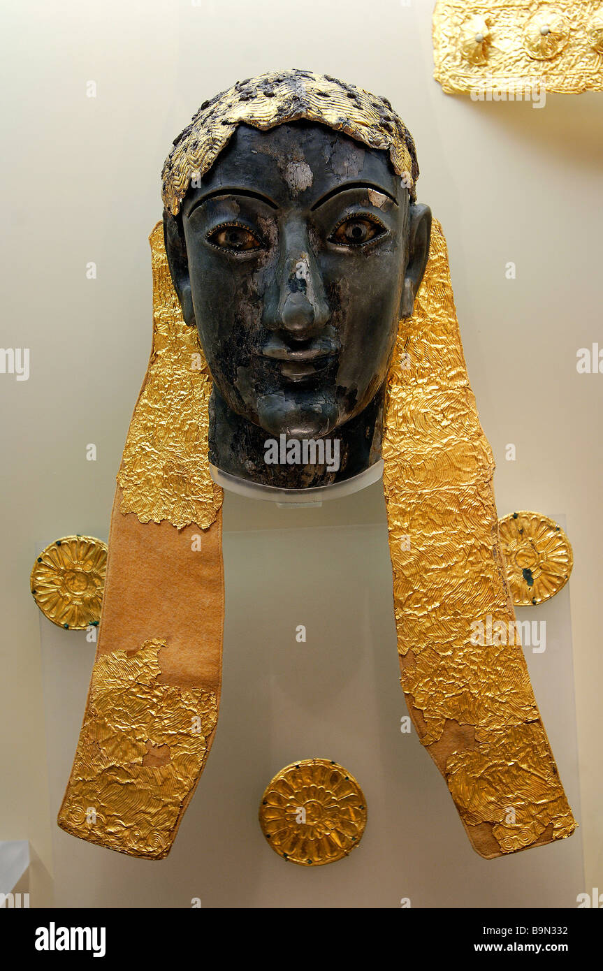 Delphi museum bronze statue delphi hi-res stock photography and images ...