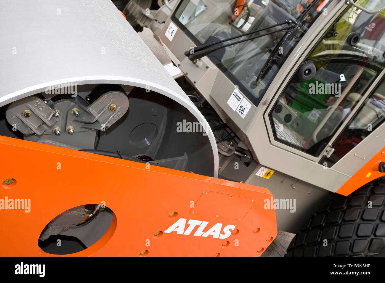 Steam road roller hi-res stock photography and images - Alamy