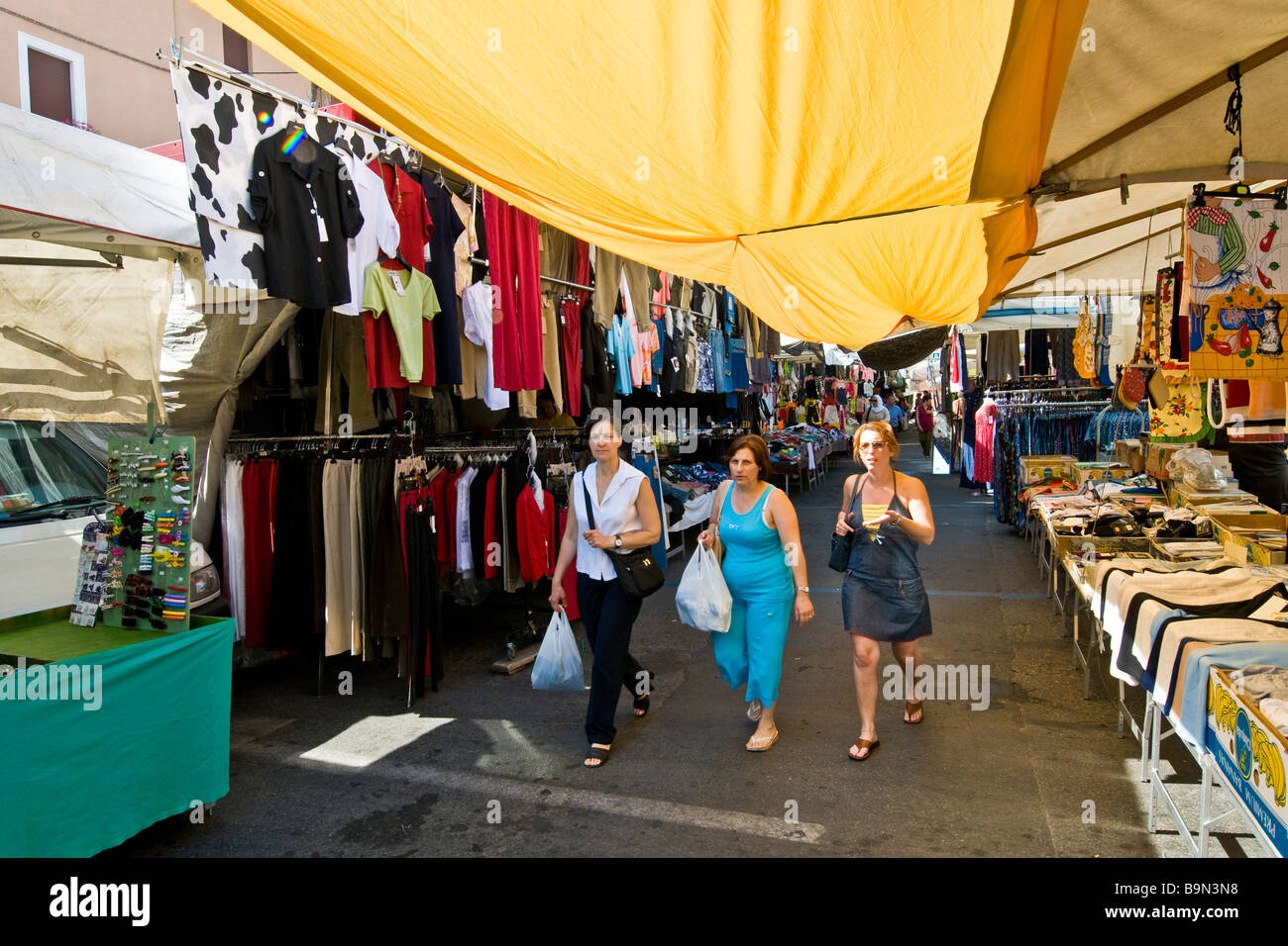 Modena food shops hi-res stock photography and images - Alamy