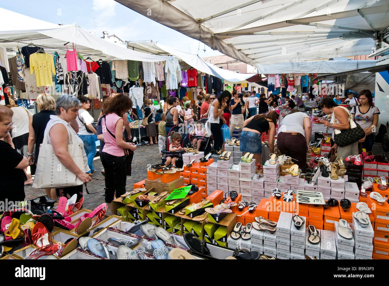 Modena italy market hi-res stock photography and images - Alamy