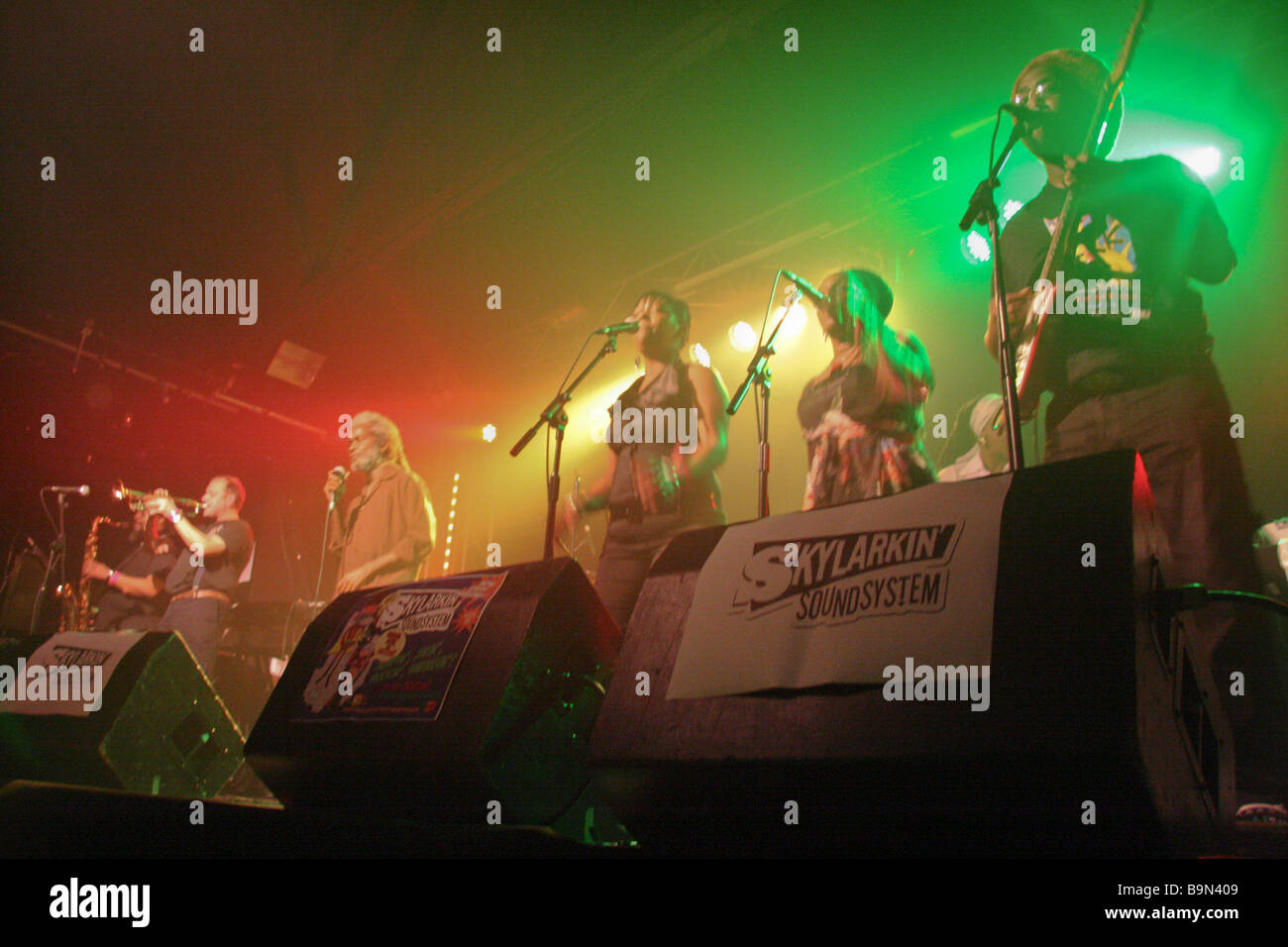 Live max hi-res stock photography and images - Alamy