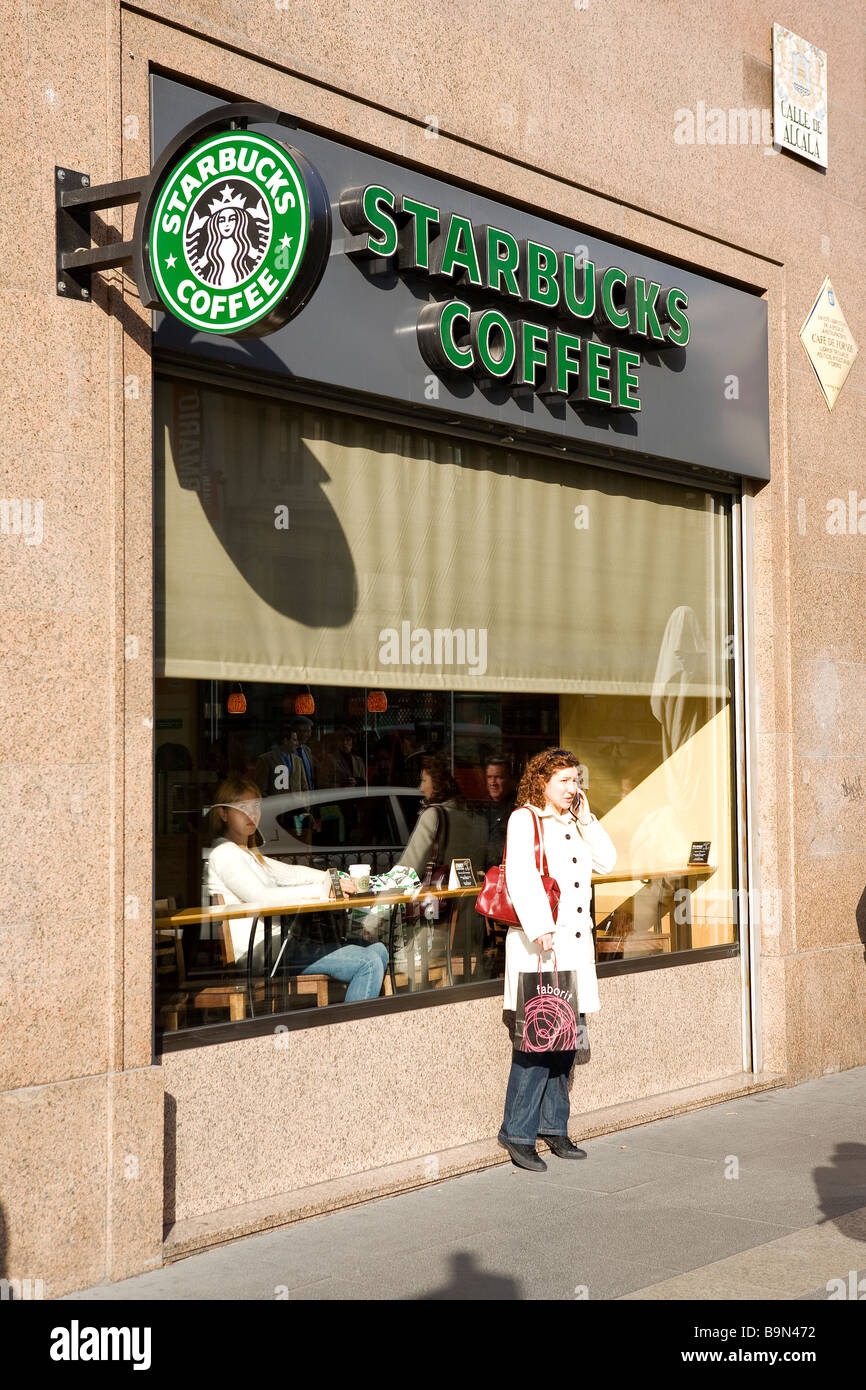 Spain, Madrid, Gran Via, Starbucks Coffee show window Stock Photo - Alamy