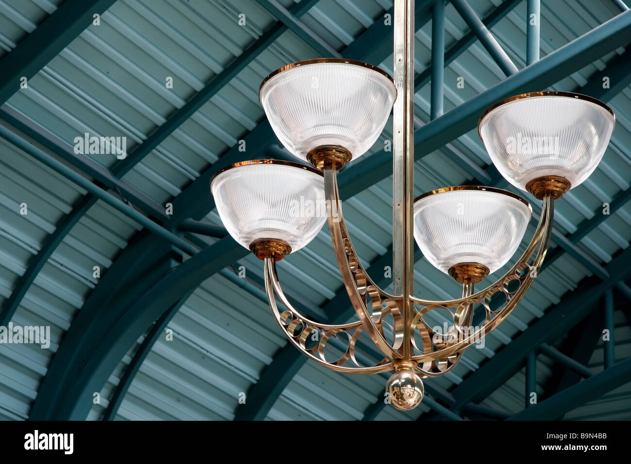 Centre light fitting hi-res stock photography and images - Alamy