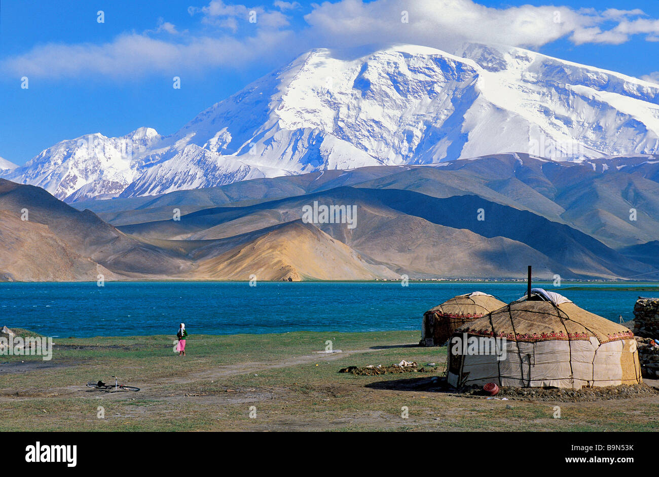 China, Xinjiang Province, Karakul (Karakoul) lake (3500m height) and ...