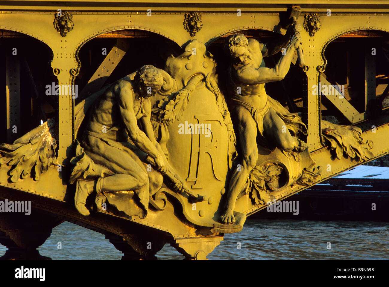 France, Paris, Pont Bir Hakeim, cast-iron monumental group representing ...