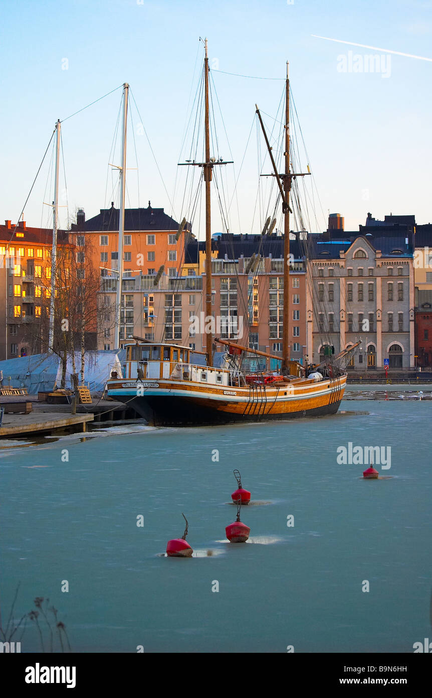 Helsinki spring city hi-res stock photography and images - Alamy