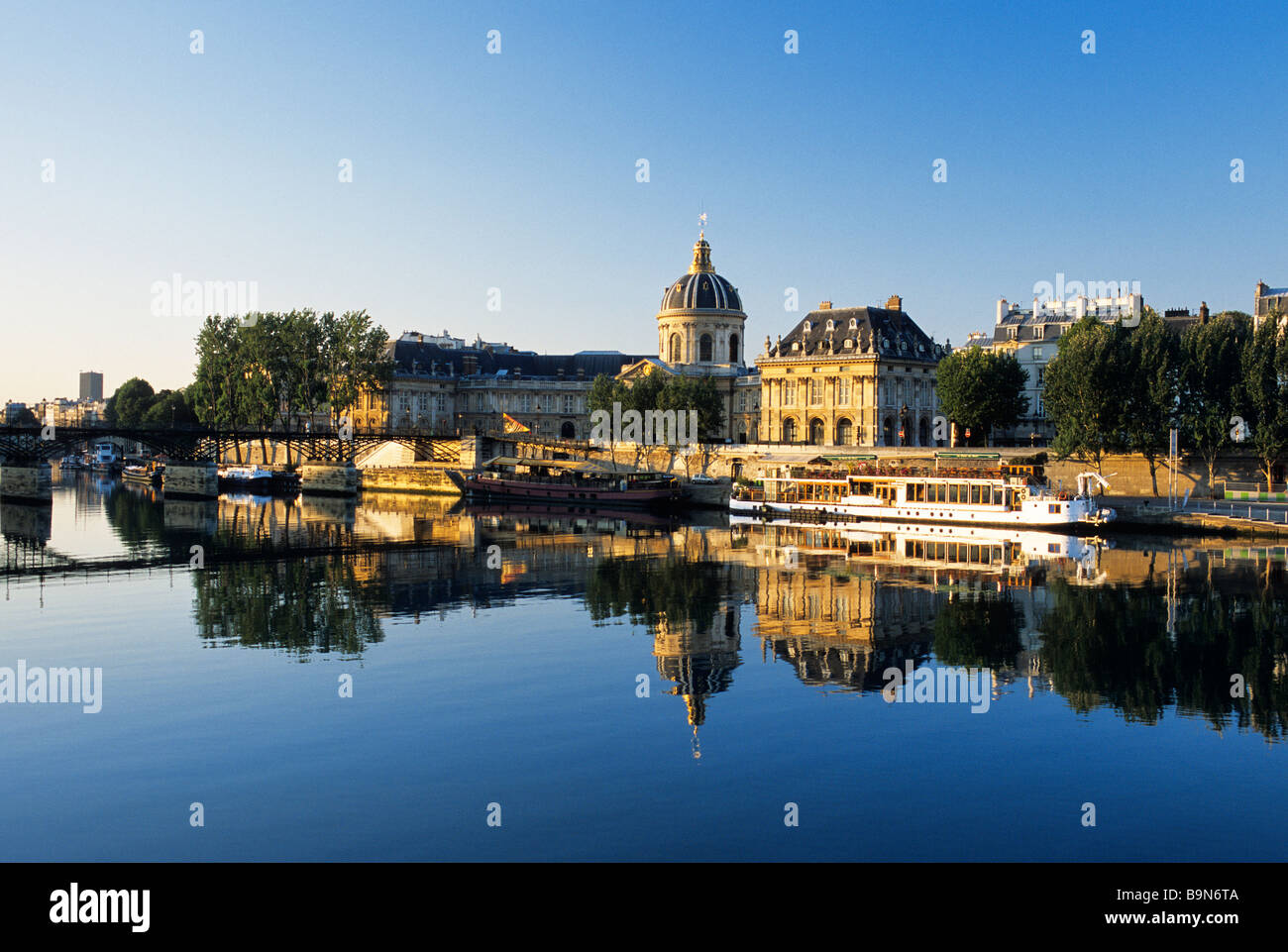 France, Paris, banks of the Seine river classified as World Heritage by ...