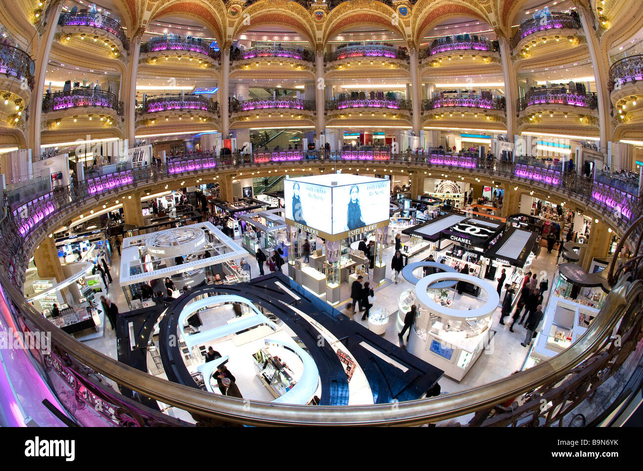 France, Paris, boulevard Haussmann, Galeries Lafayette Department store ...