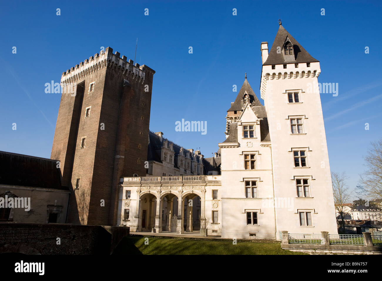 Gaston phebus hi-res stock photography and images - Alamy