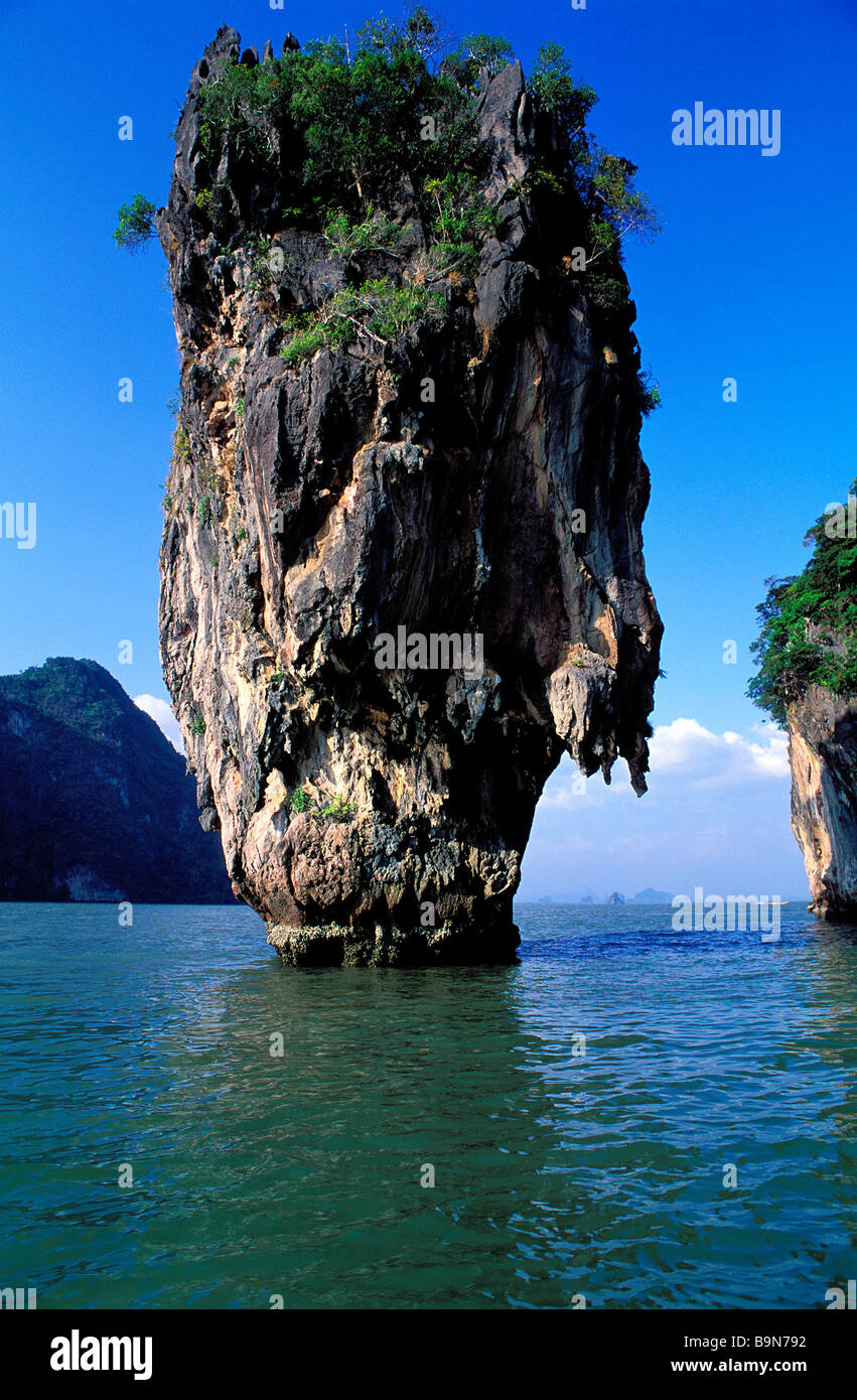 James bond island on phang nga bay hi-res stock photography and images ...