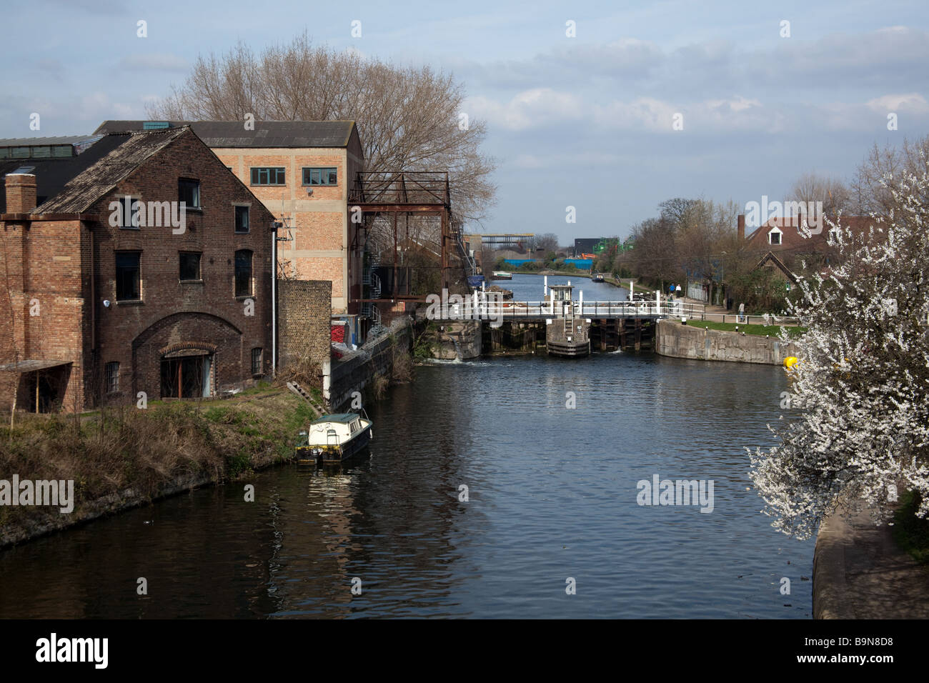 River Lea London Not Lee High Resolution Stock Photography and Images ...