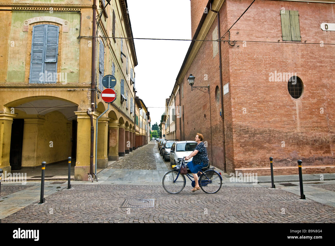 Modena italy town streets hi-res stock photography and images - Alamy