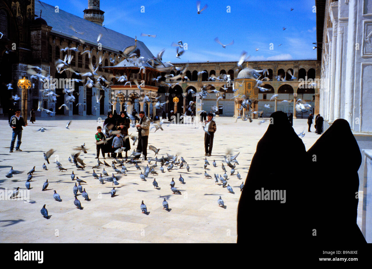 Damas mosque damascus courtyard hi-res stock photography and images - Alamy