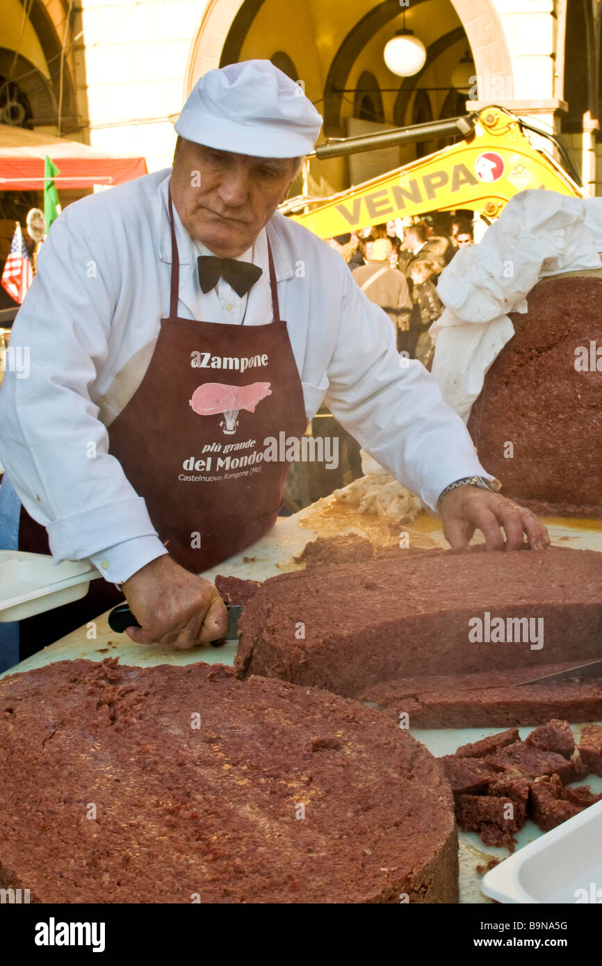 The biggest zampone of the world the cut of the giant zampone ...