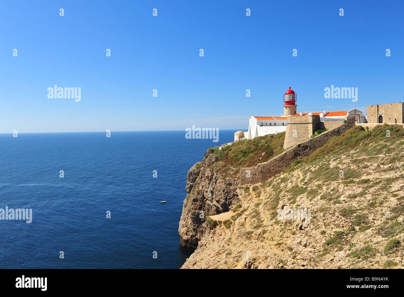 Cape St. Vincent (Portuguese: Cabo de São Vicente) lighthouse, Portugal ...