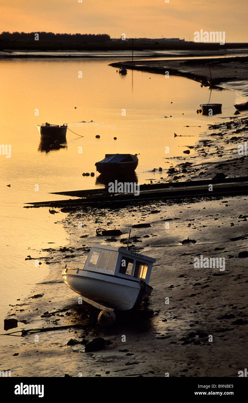 Etaples river hi-res stock photography and images - Alamy