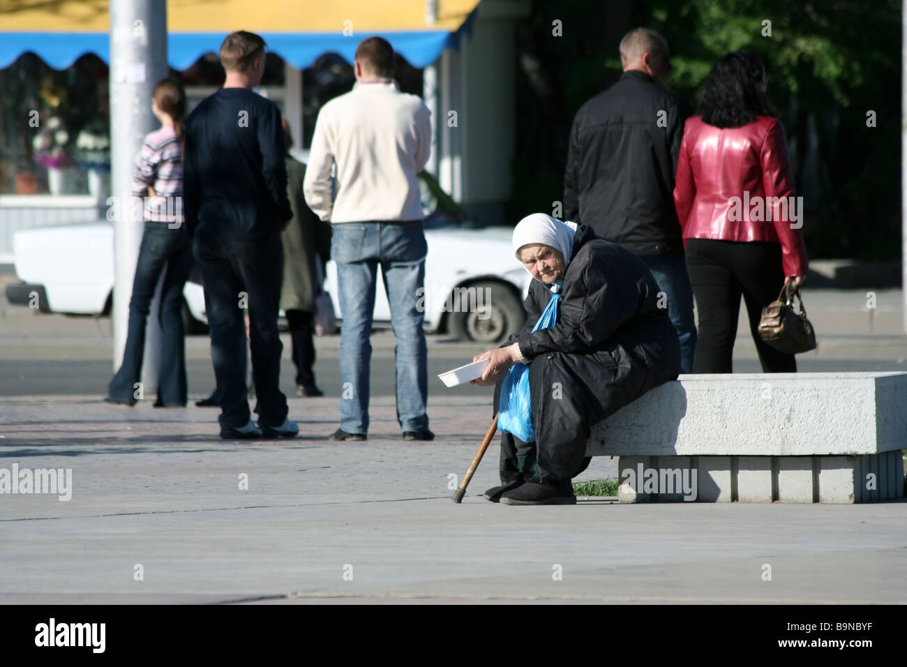 Poor old woman Stock Photo - Alamy