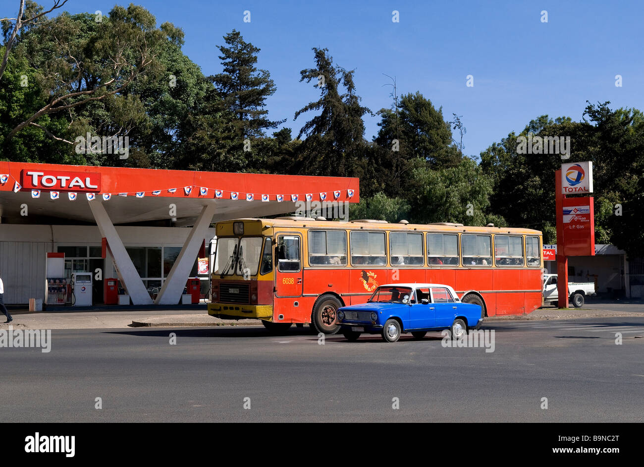 Bus station ethiopia hi-res stock photography and images - Alamy