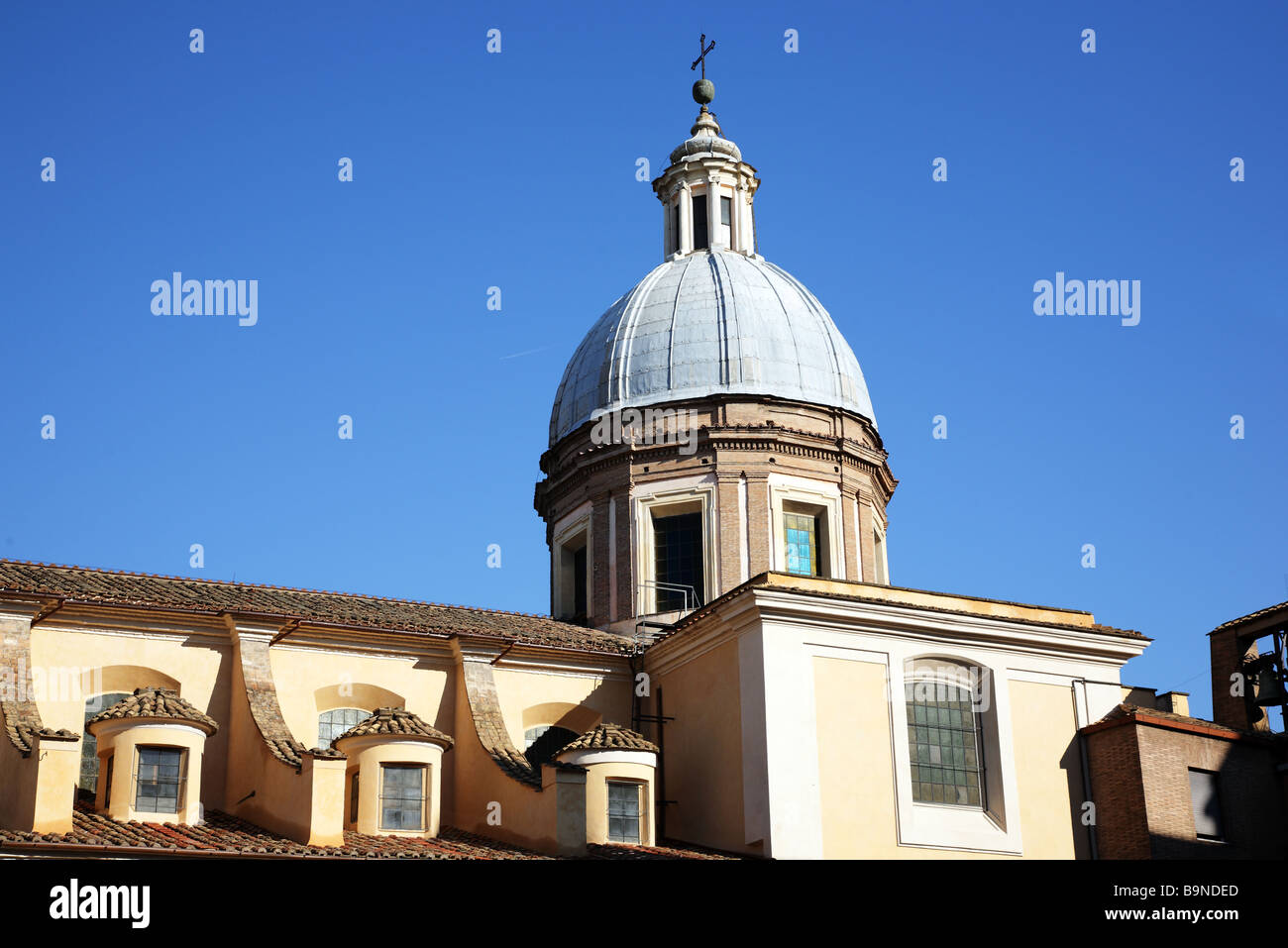 Exterior dome church roof hi-res stock photography and images - Alamy