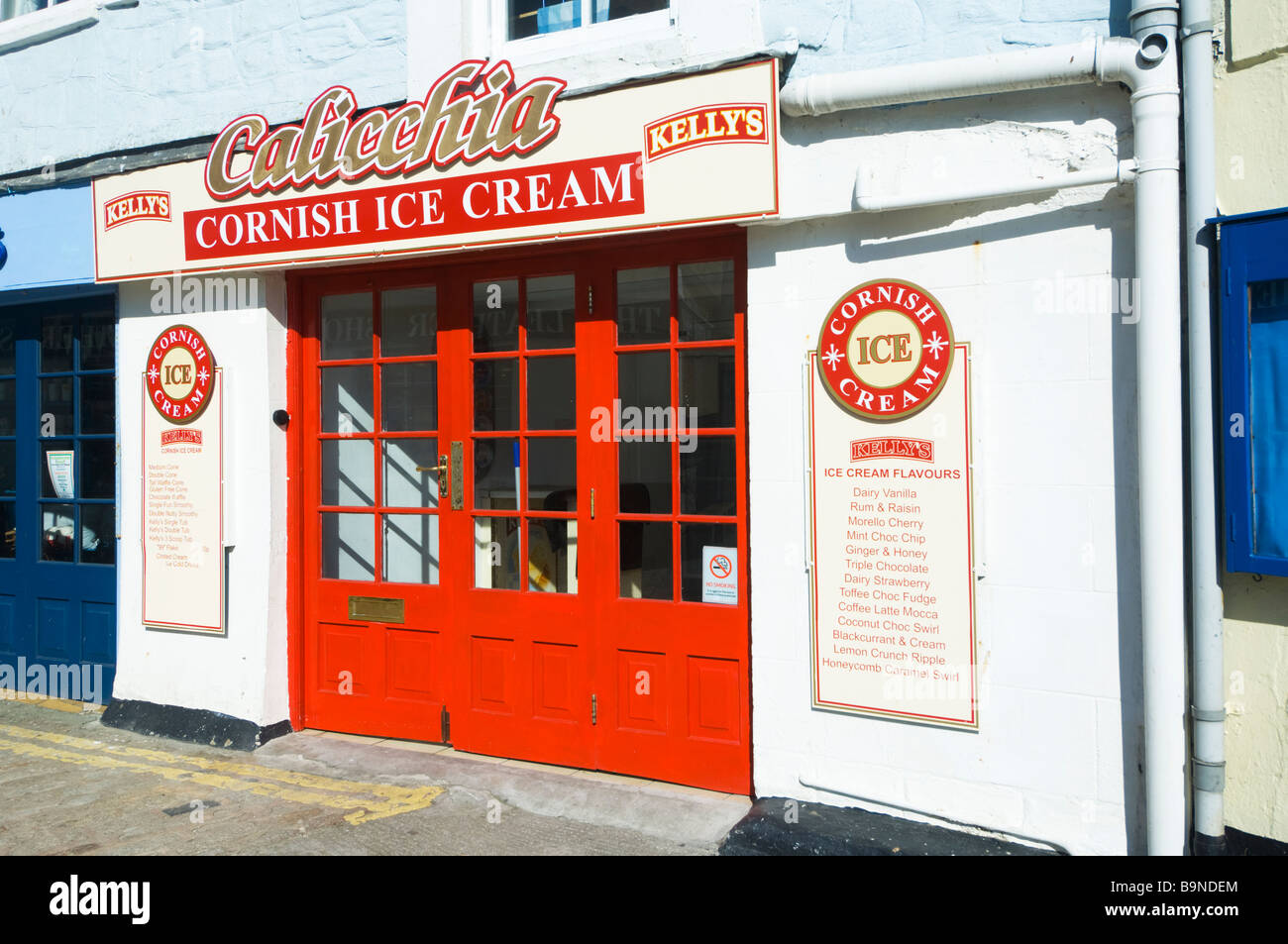 Ice cream shop cornwall hi-res stock photography and images - Alamy