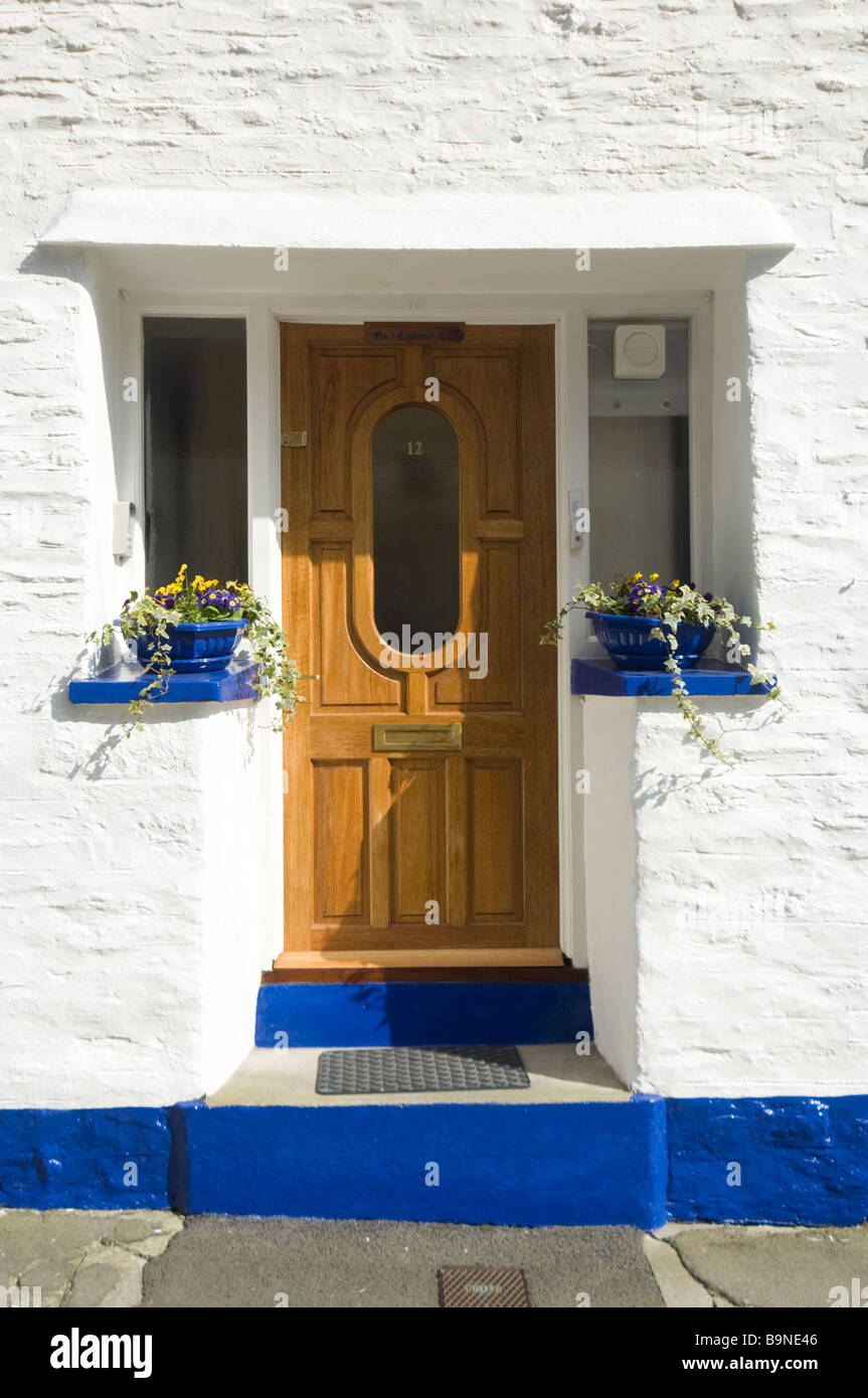 Front door cottage cornwall hi-res stock photography and images - Alamy