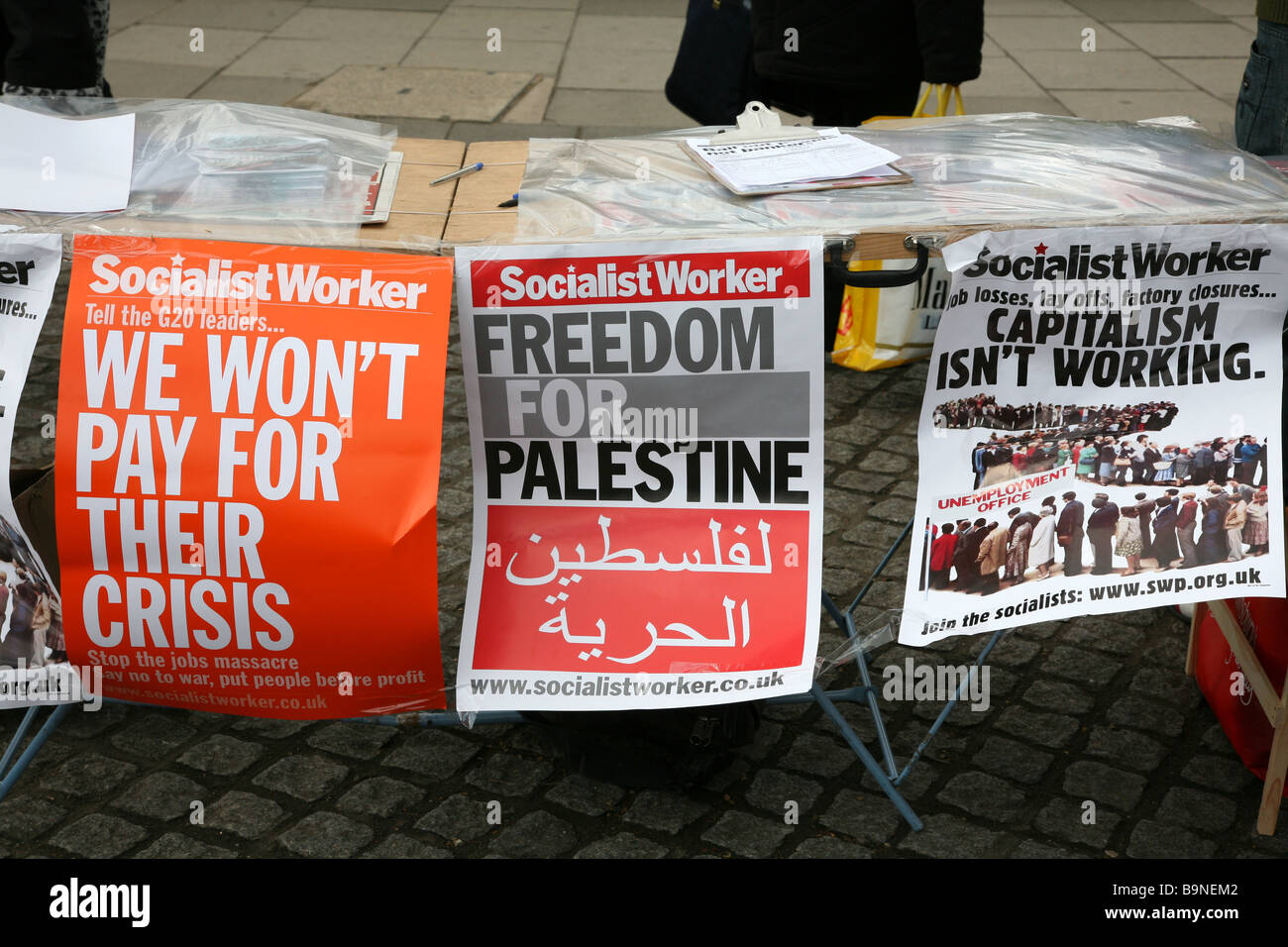 Left wing posters hi-res stock photography and images - Alamy