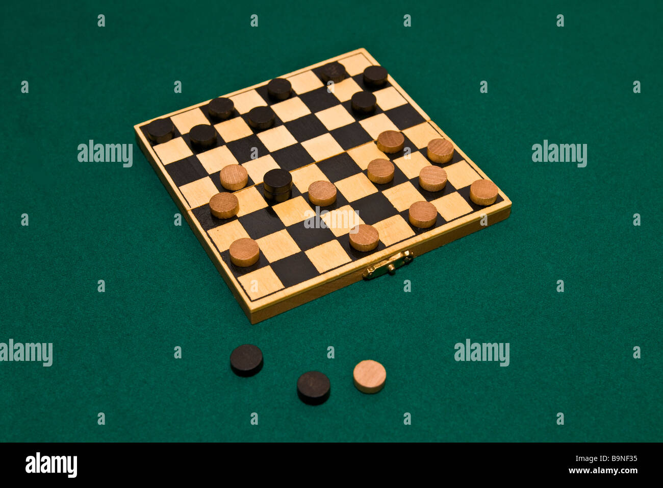 Checkers pawns hi-res stock photography and images - Alamy