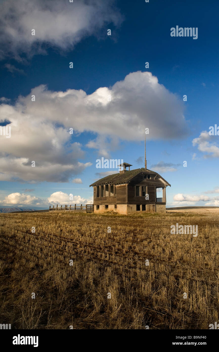 Prairie school building hi-res stock photography and images - Alamy