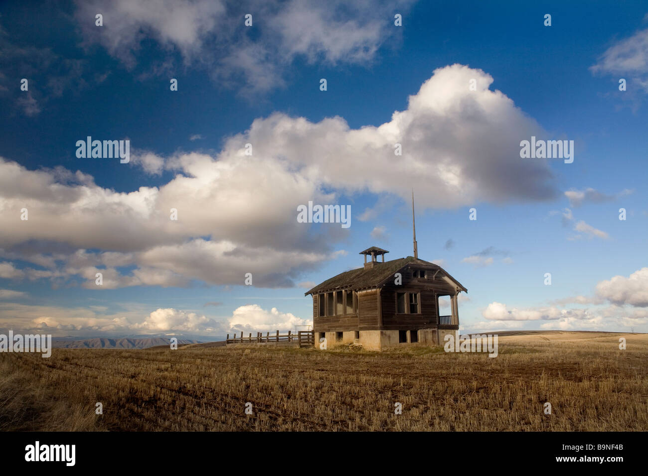 Prairie homestead hi-res stock photography and images - Alamy
