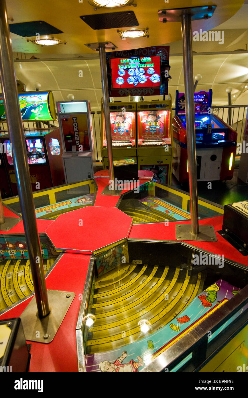 Amusement park games hi-res stock photography and images - Alamy