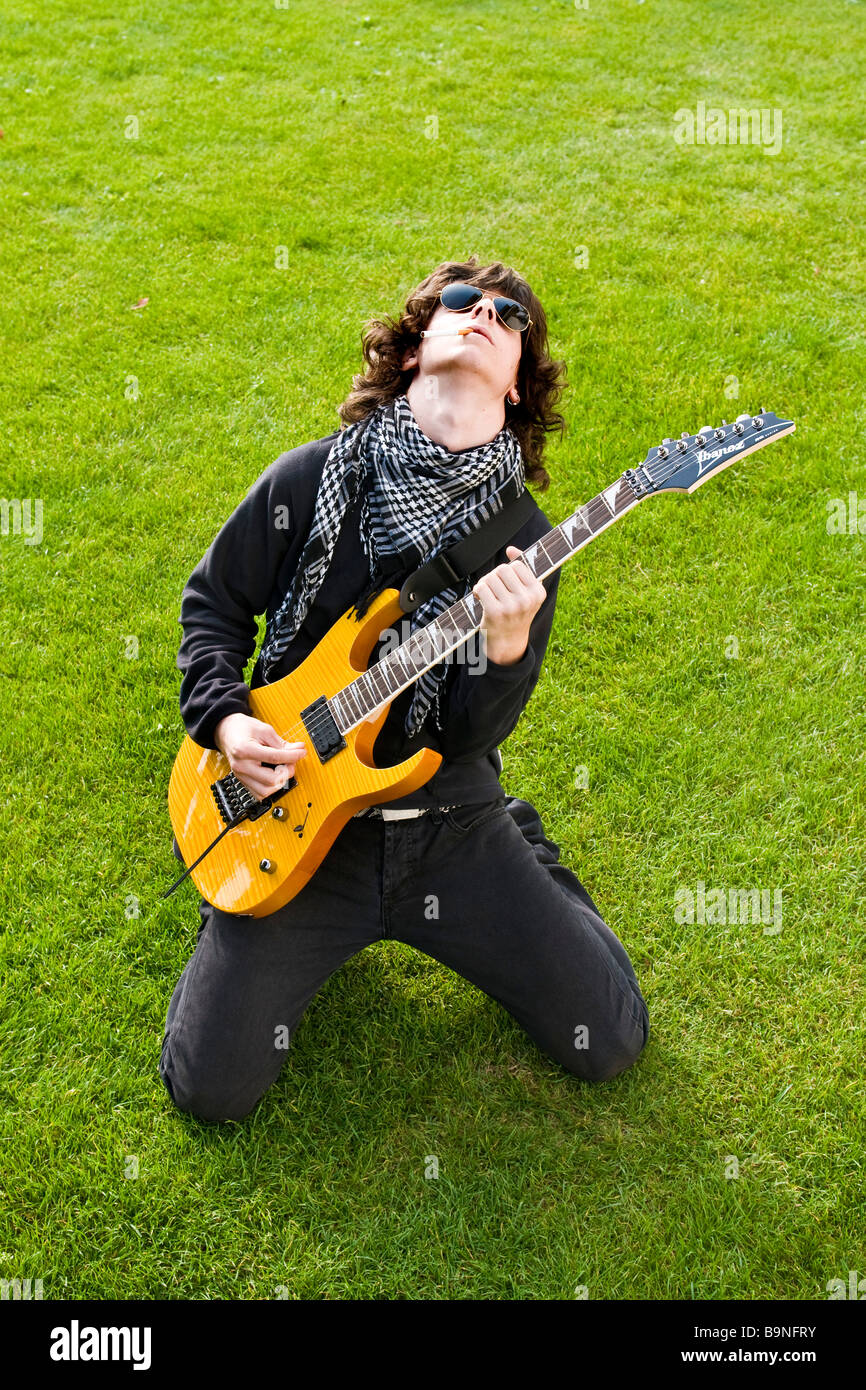 Rhythm guitarists hi-res stock photography and images - Alamy