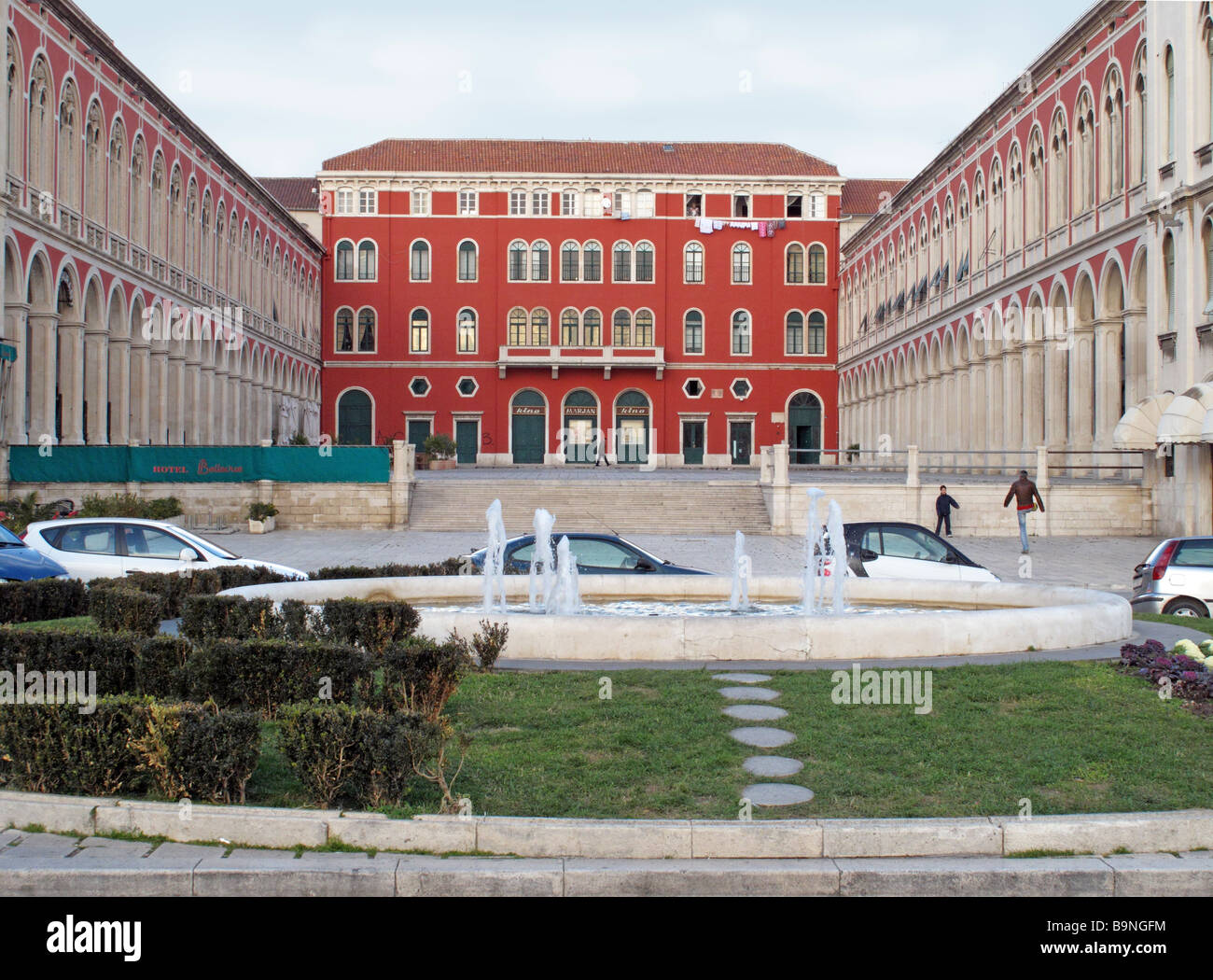 Split square hi-res stock photography and images - Alamy