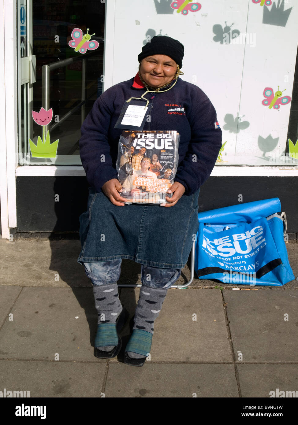 Big issue seller woman hi-res stock photography and images - Alamy