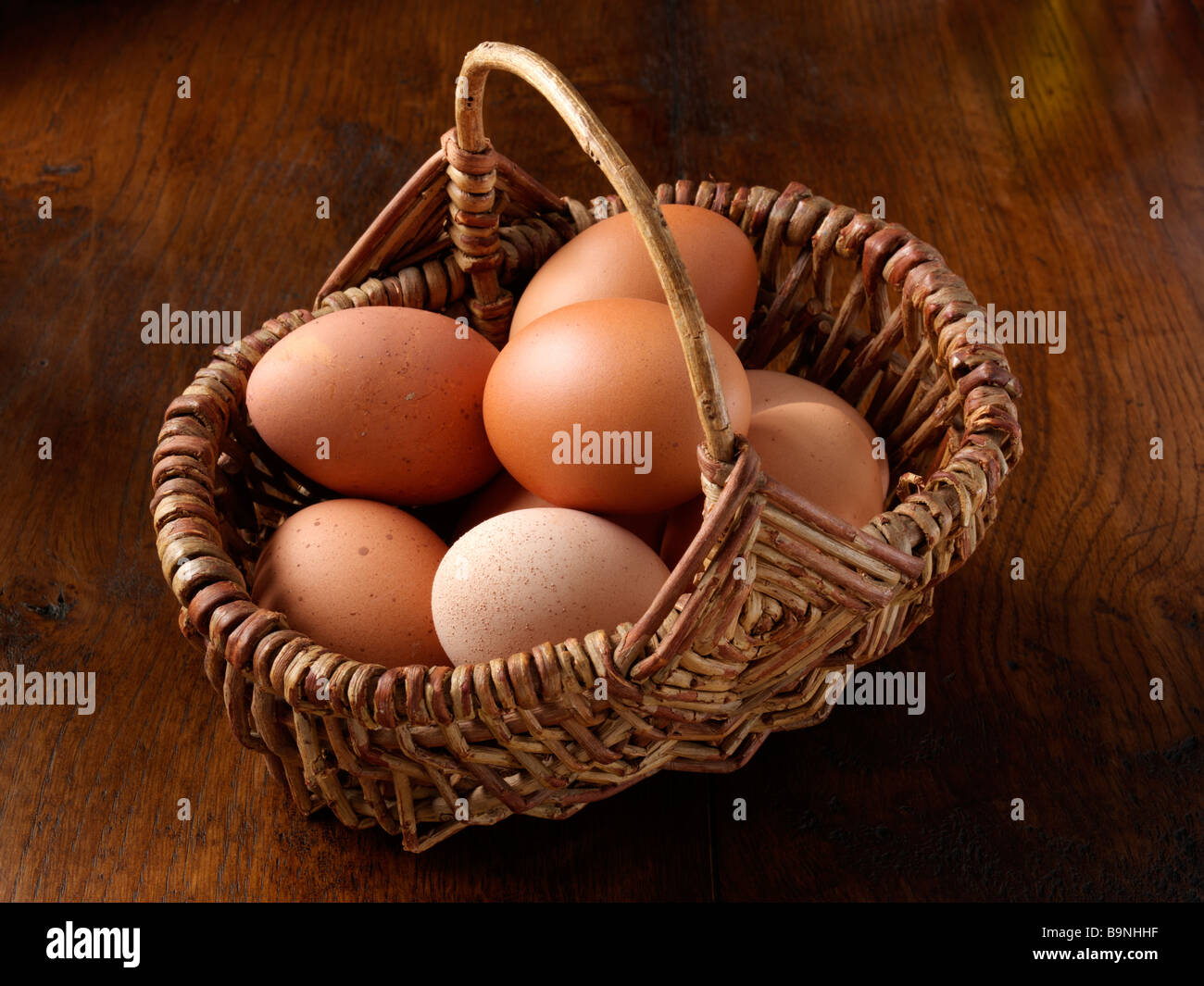 Hens eggs in basket hi-res stock photography and images - Alamy