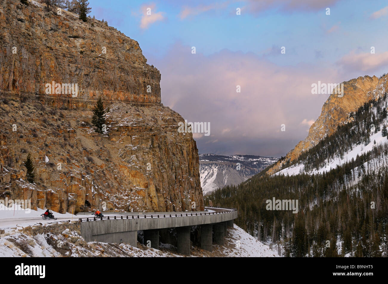 Yellowstone road hi-res stock photography and images - Alamy