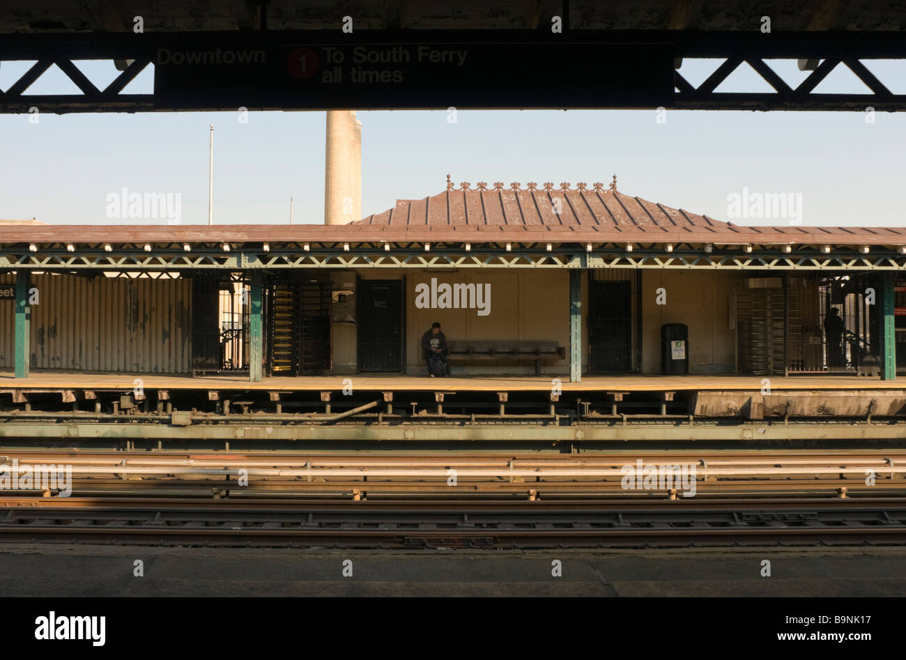 Elevated subway hi-res stock photography and images - Alamy