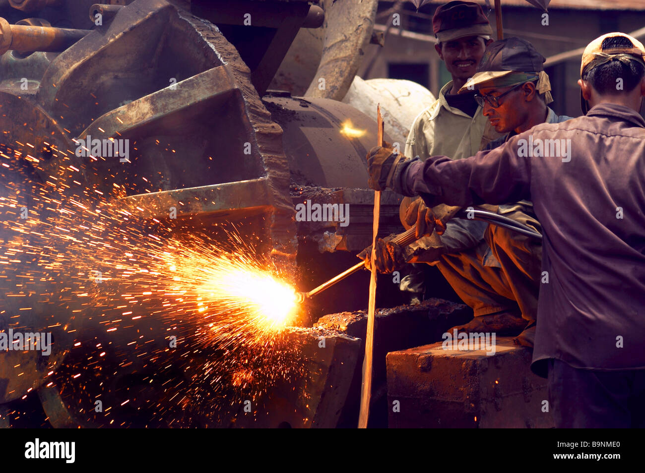 Ship breaking on the beach near Chittagong, Bangladesh Stock Photo - Alamy