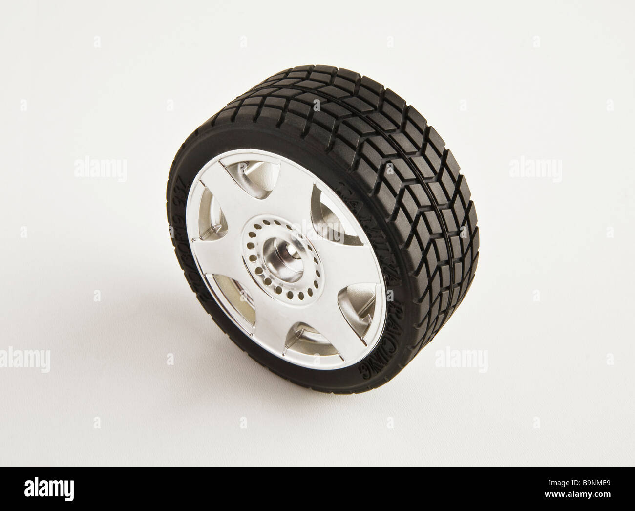 Car alloy wheels hi-res stock photography and images - Alamy